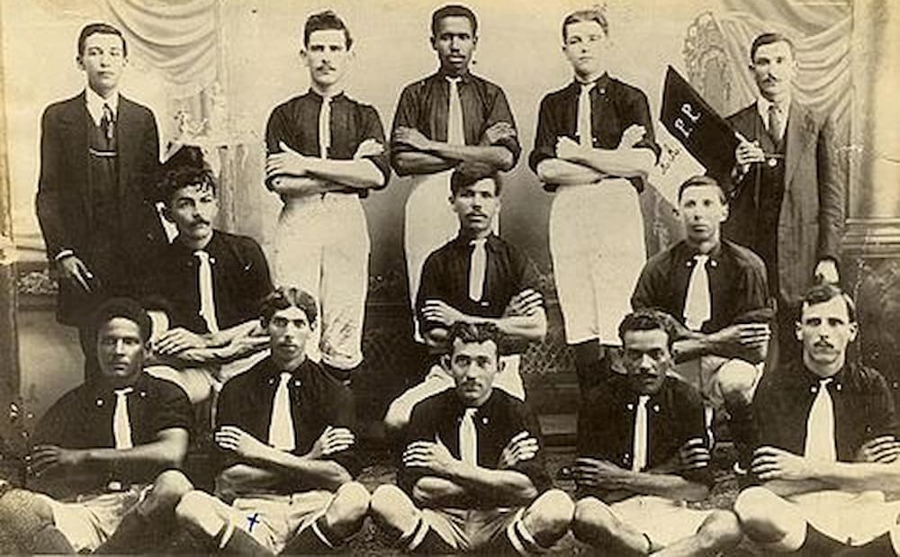 Times de futebol: antigos e velhos