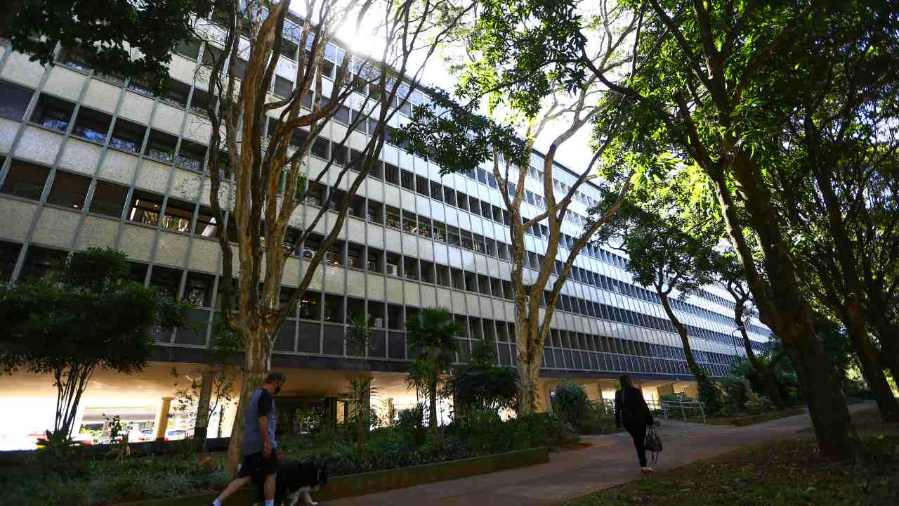 Prédio no Rio de Janeiro onde viveu famoso cantor se torna Patrimônio ...